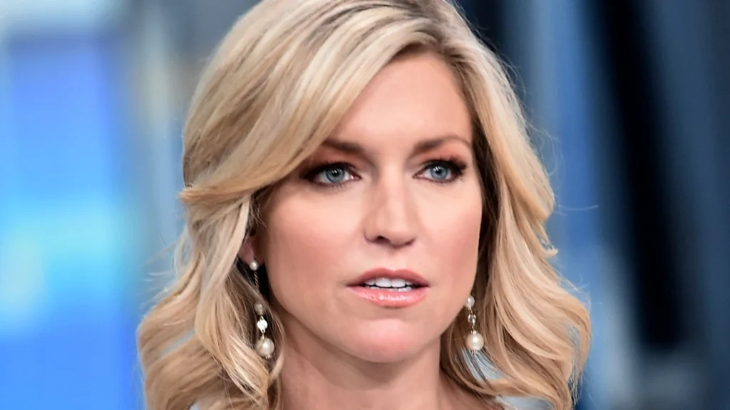Ainsley Earhardt CameI-T0E ls ProbabIy The Greatest In Television, Try ...